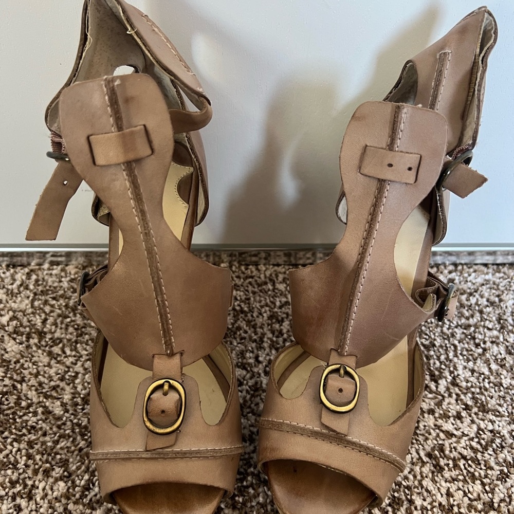 Beautiful Unique Shoes By Max Studio. Size 6m. - Gem